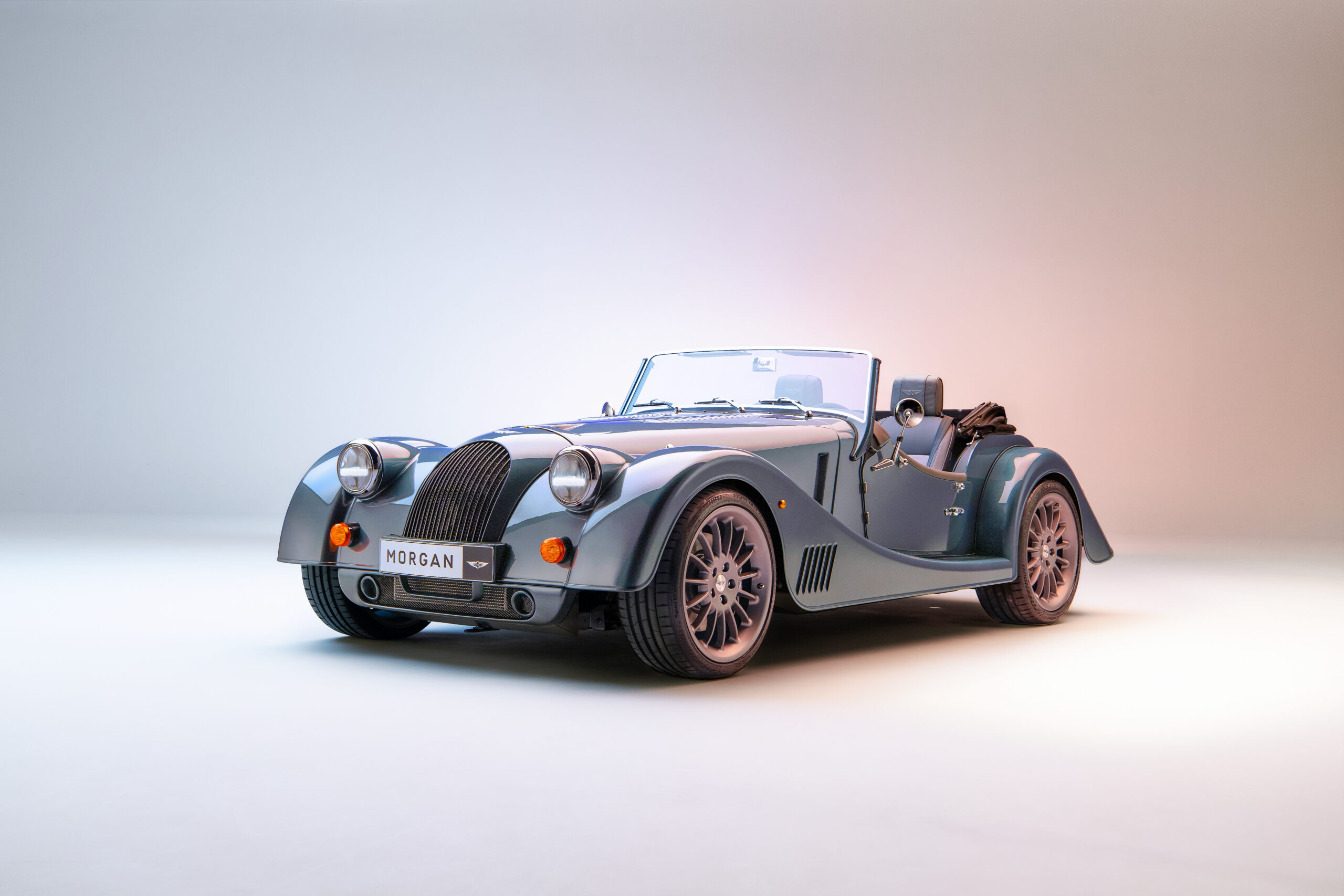 Morgan Plus Six : La Voiture Affirmée de Morgan Motor