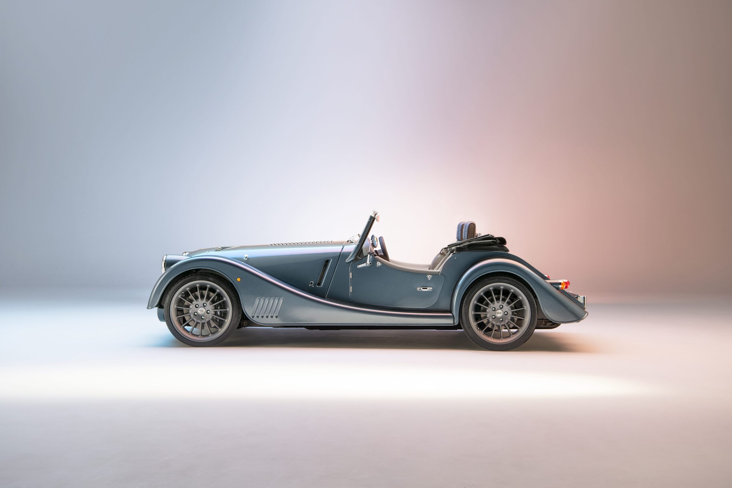 Morgan Plus Six : La Voiture Affirmée de Morgan Motor